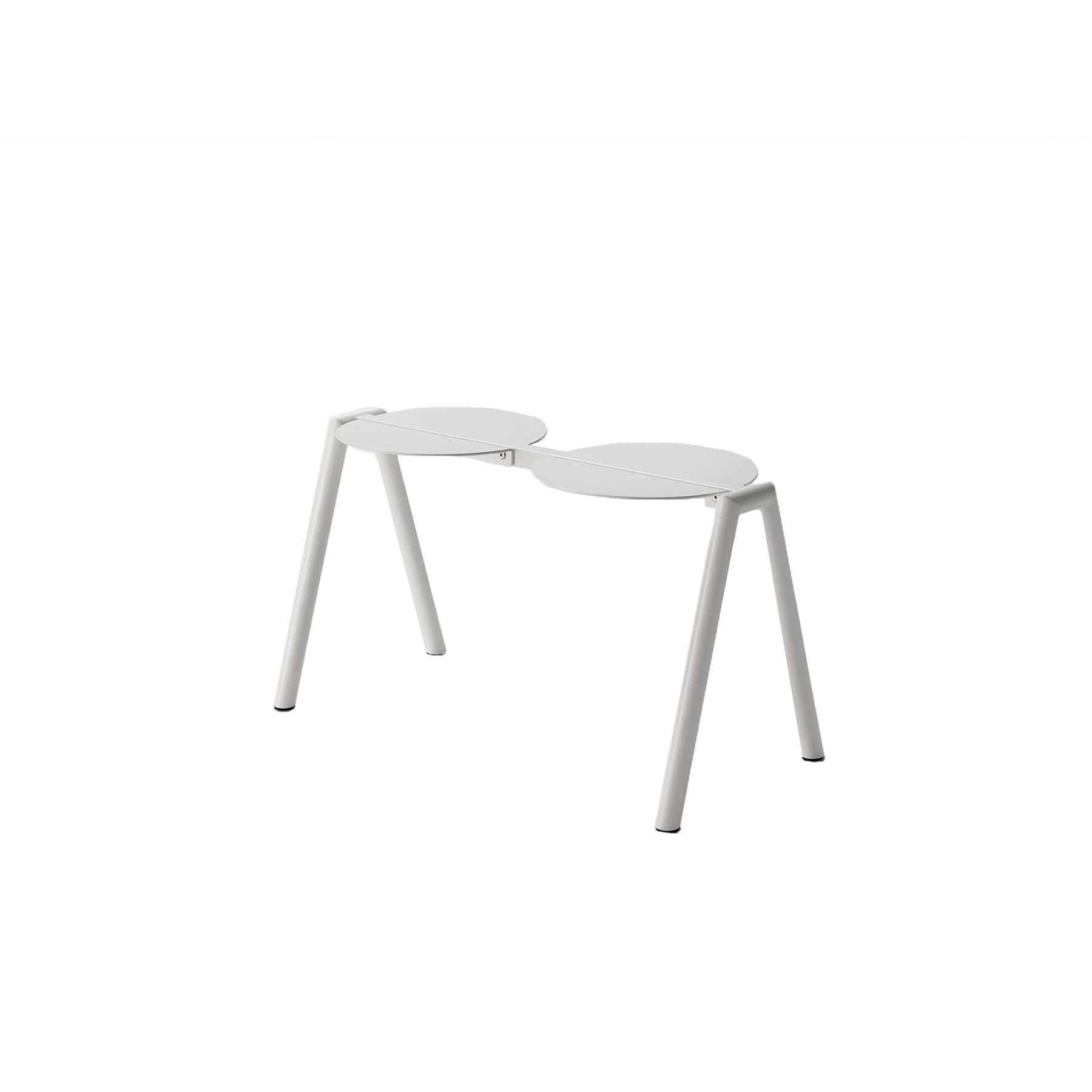 Two Stance / Estilo Furniture